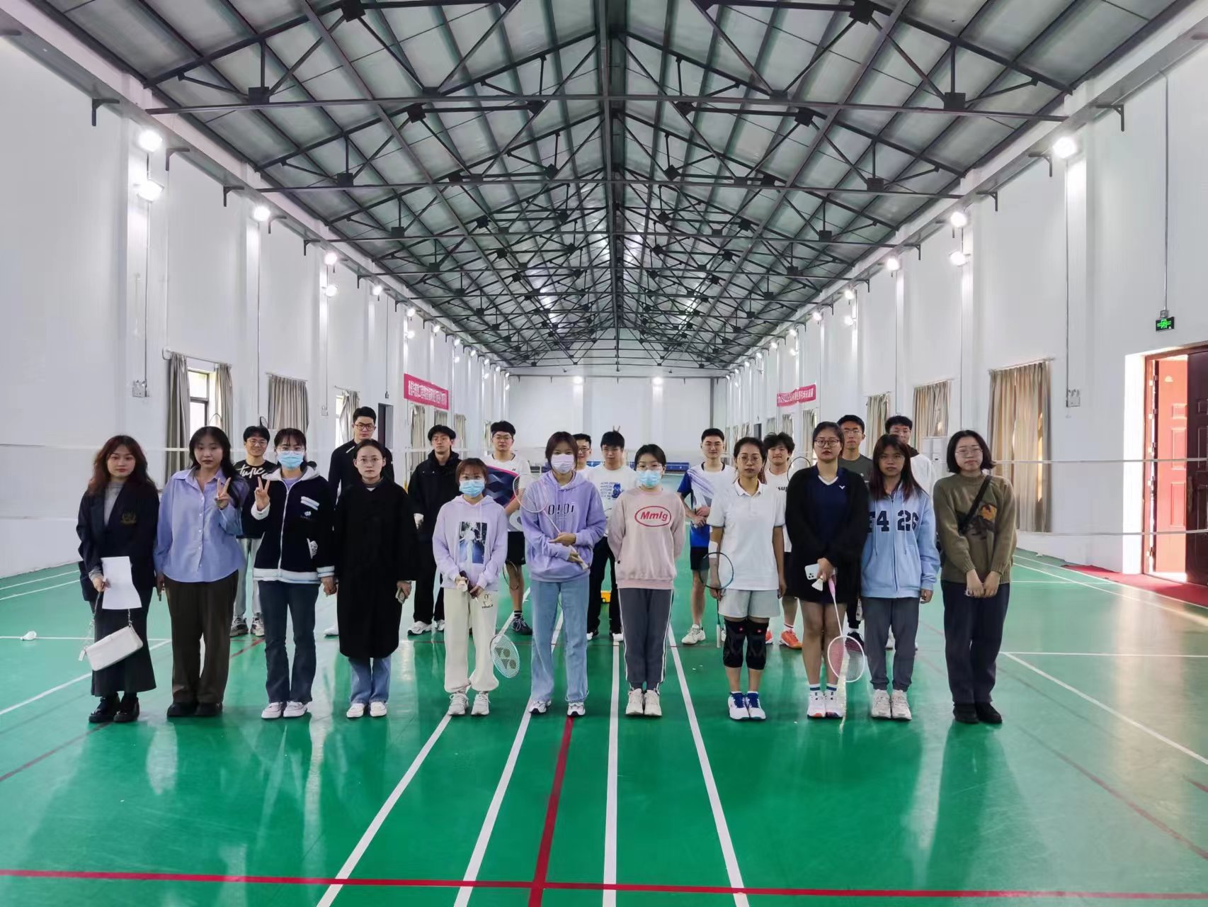 “羽”你同行，赛出精彩——管理学院研究生羽毛球赛圆满落幕